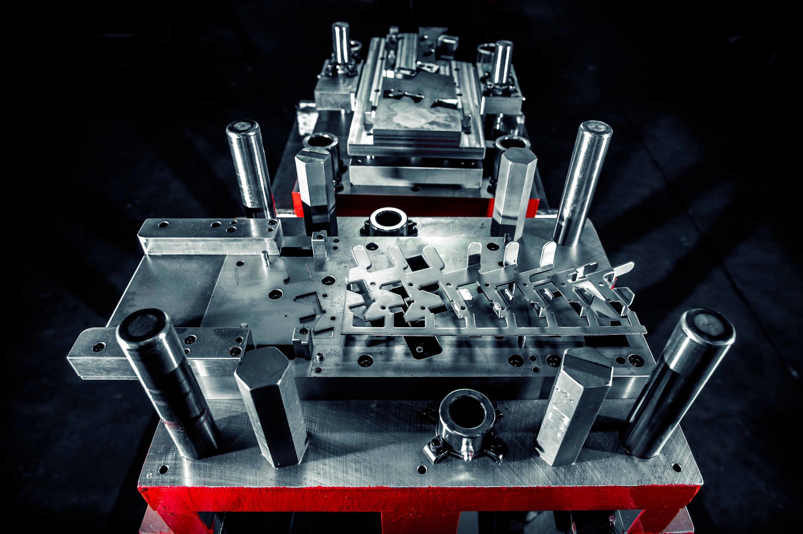 Services - Laval Poinçon Et Matrice (LPM)